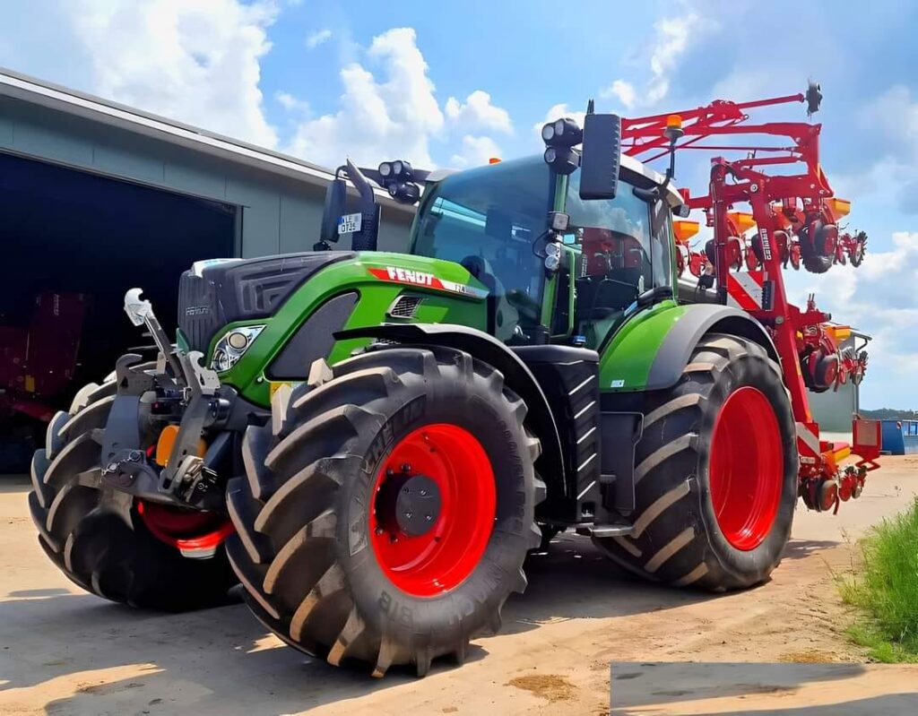 Fendt 724 Vario | Tractor Data and Specs