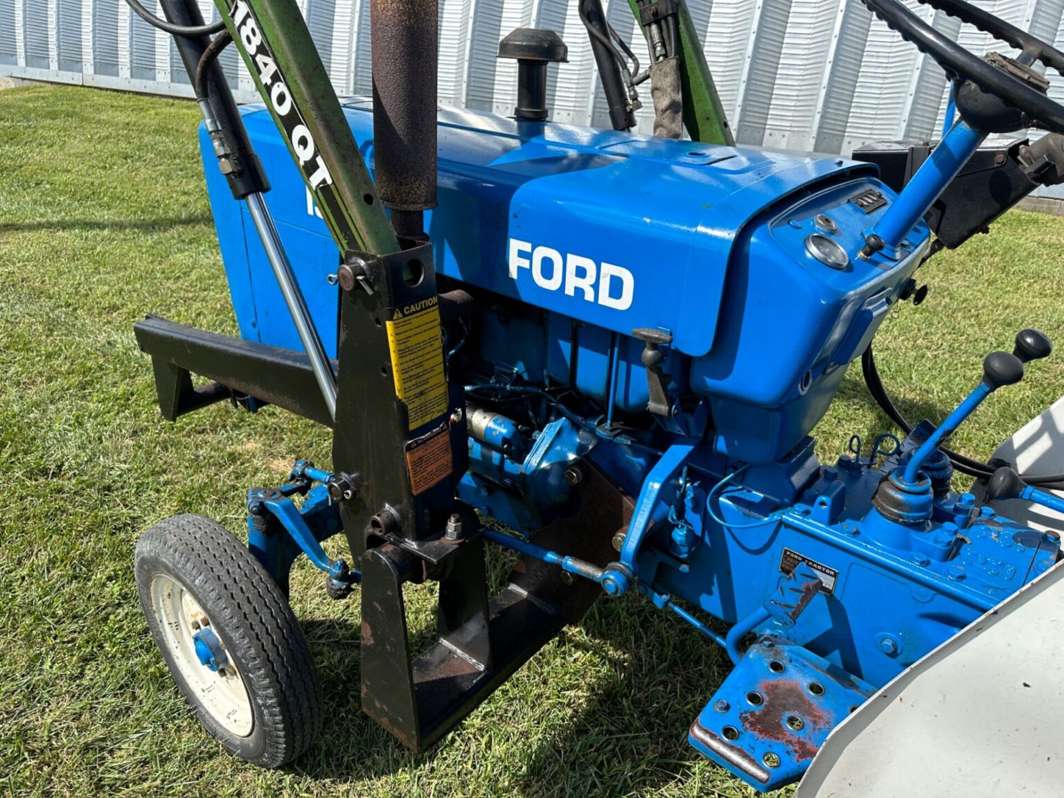 Ford 1500 | Tractor Data and Specs