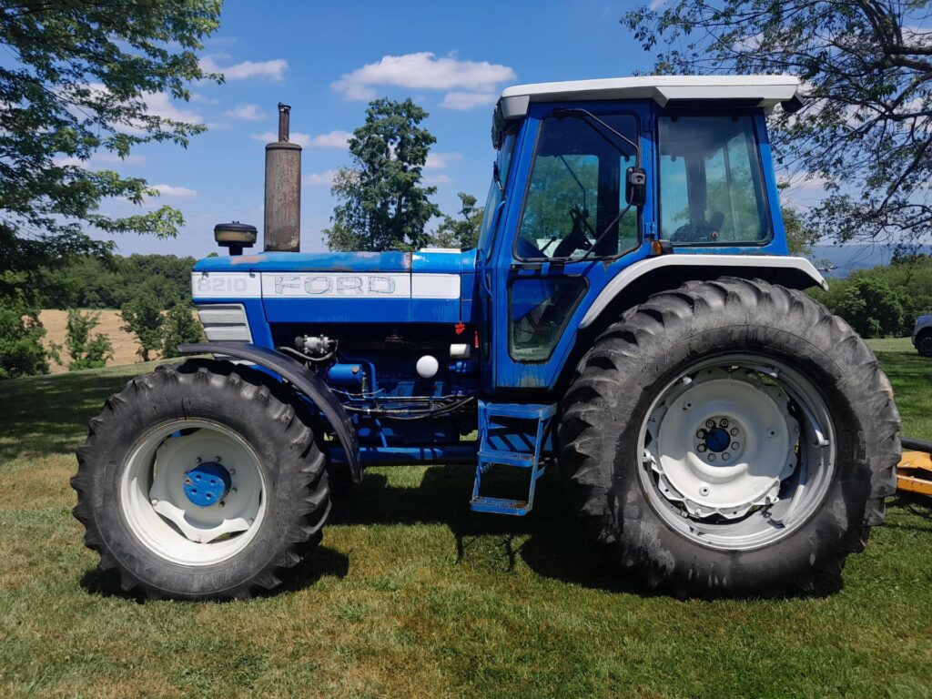 Ford 8210 | Tractor Data and Specs