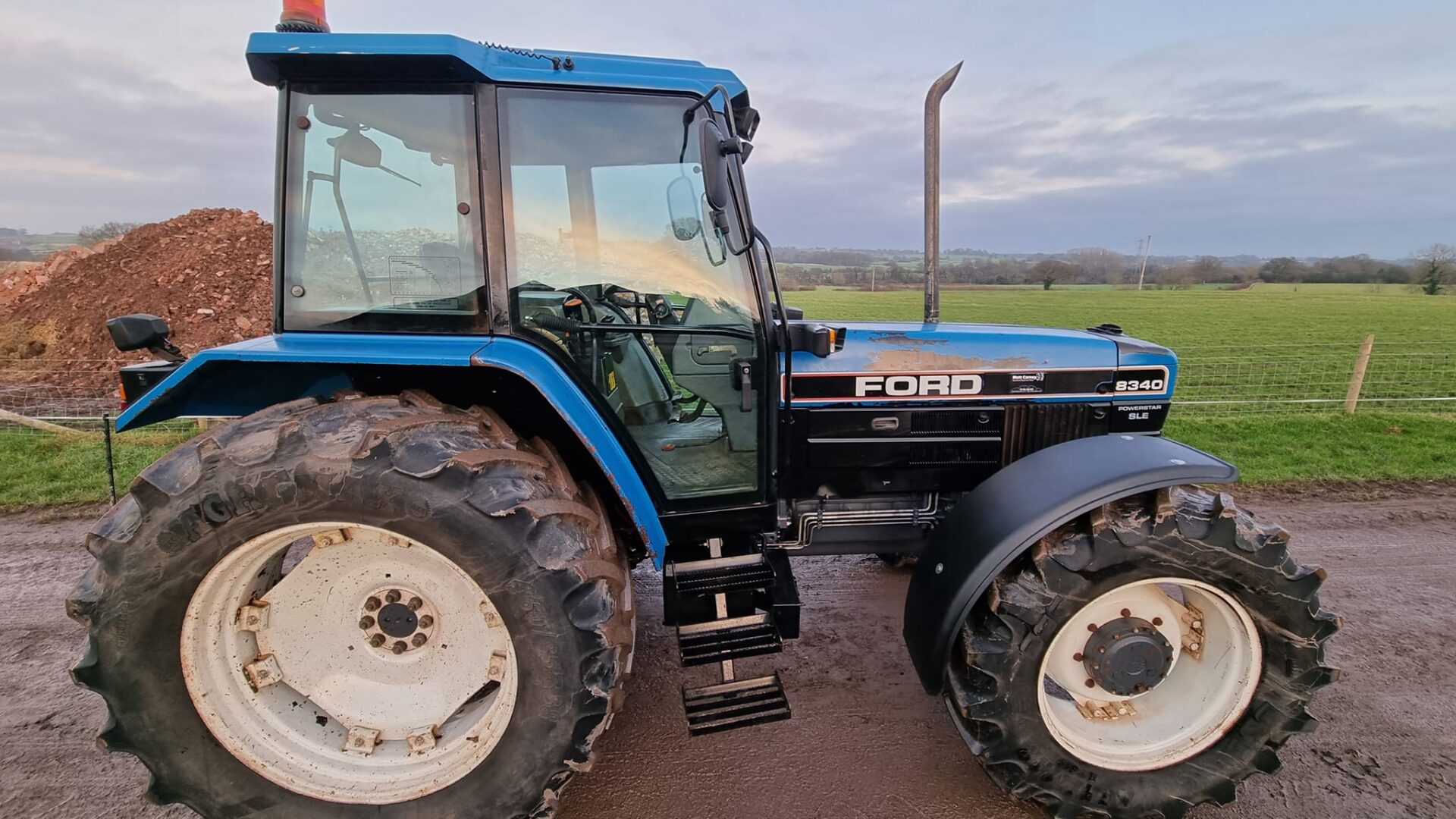 Ford 8340 | Datos y especificaciones del tractor
