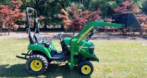John Deere 2305 | Tractor Data and Specs