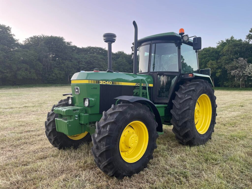 John Deere 3040 | Tractor Data and Specs