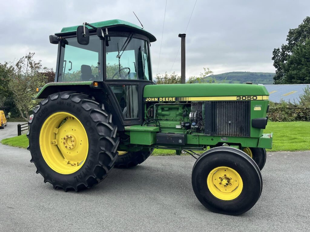 John Deere 3050 | Tractor Data and Specs