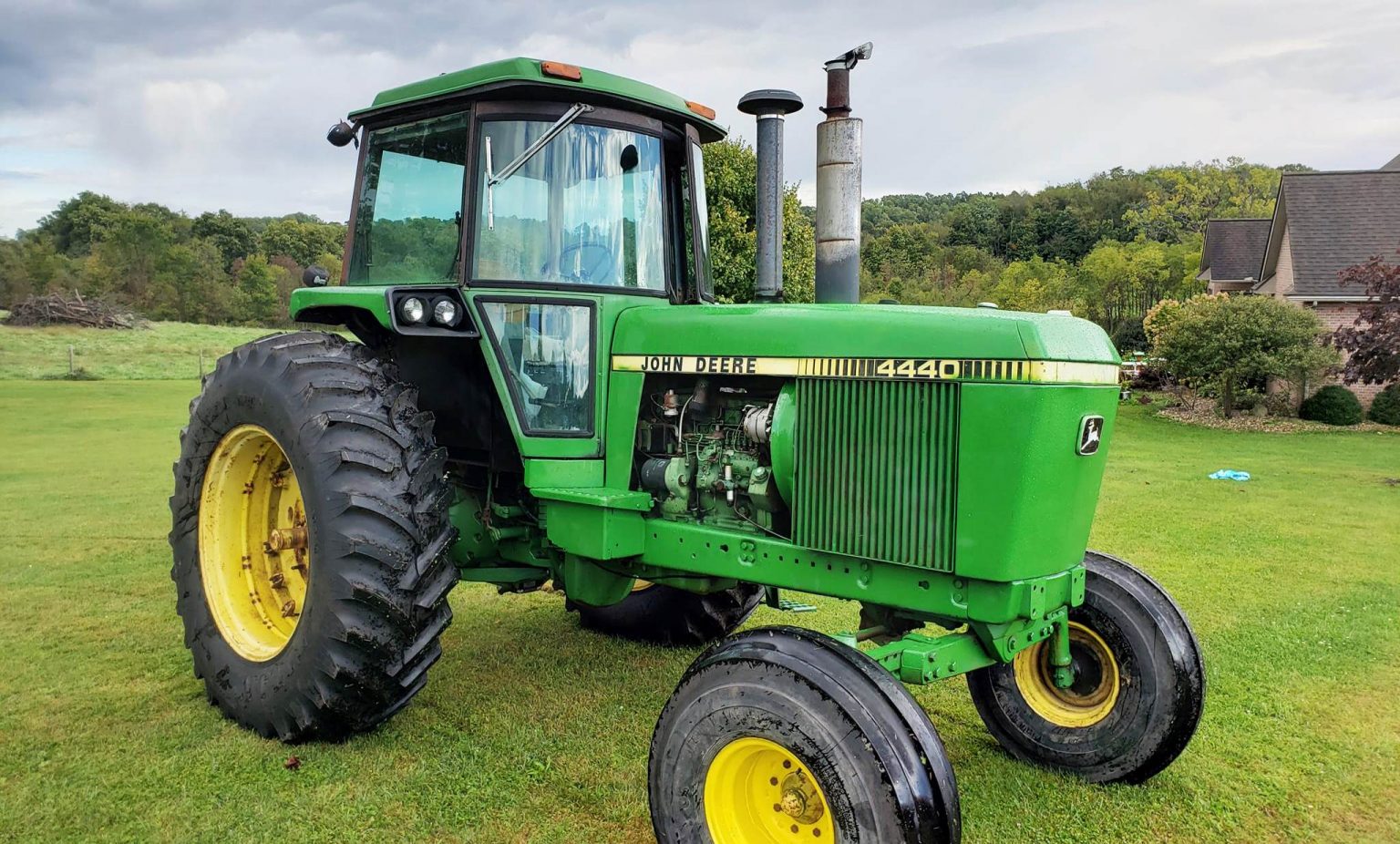 John Deere 4440 | Tractor Data and Specs