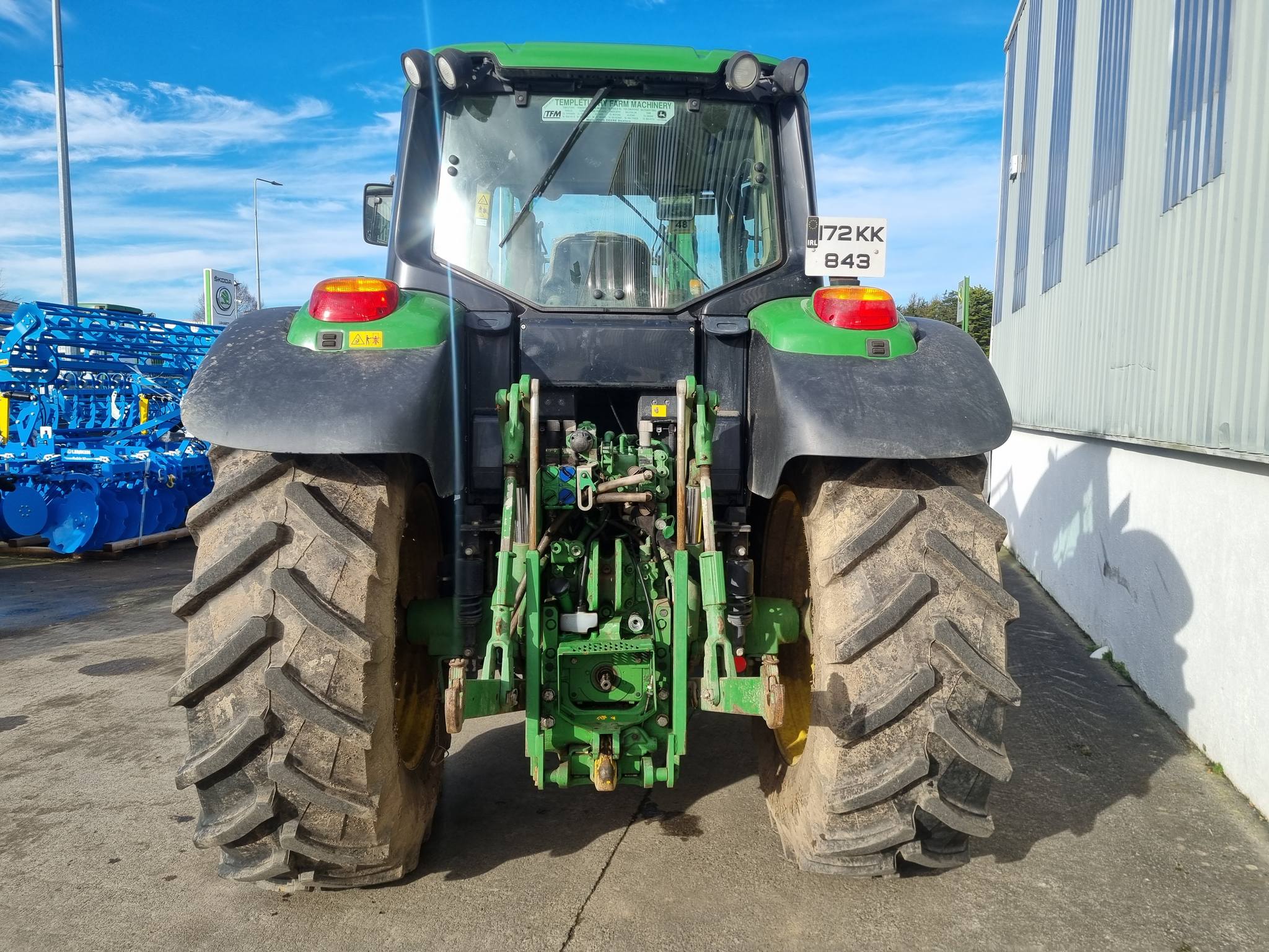 John Deere 6110M | Tractor Data and Specs