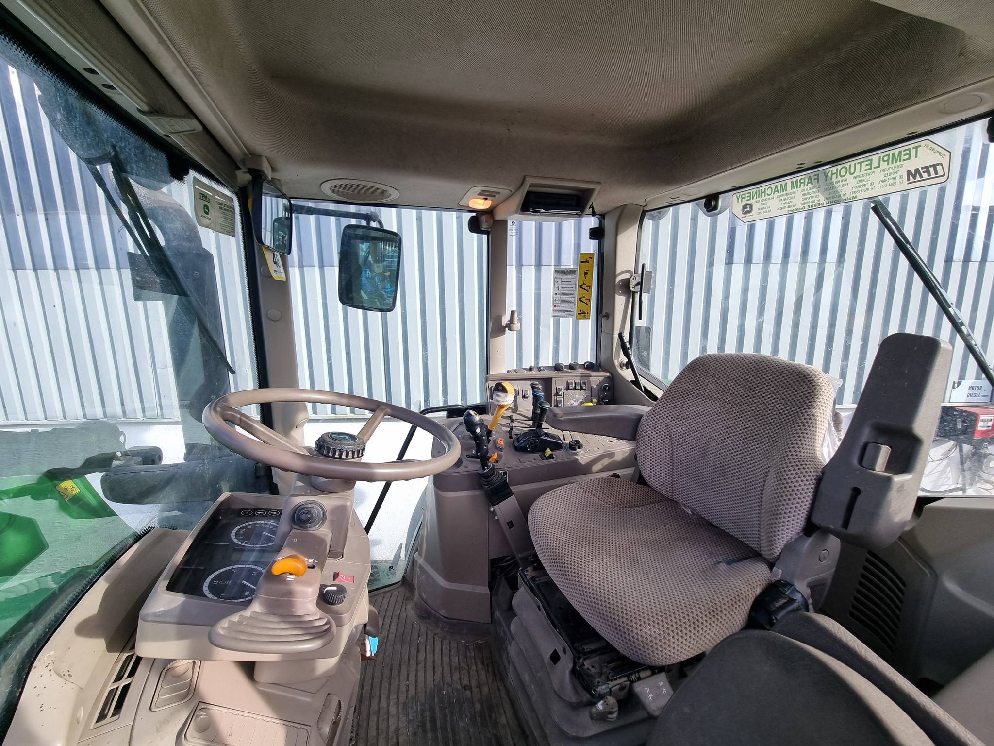 John Deere 6110M | Tractor Data and Specs