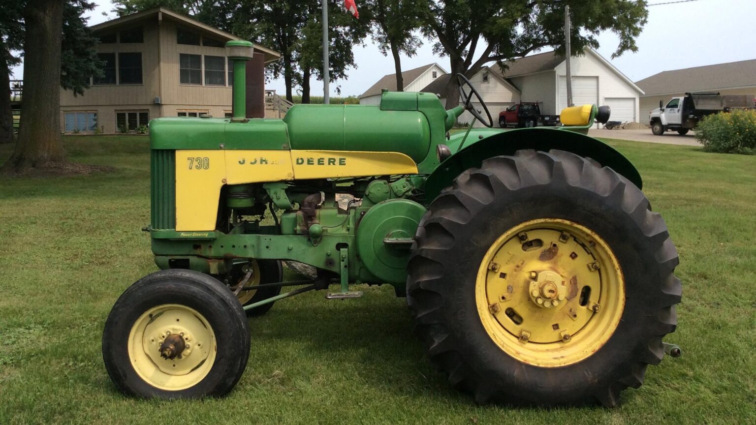 John Deere 730 | Tractor Data and Specs