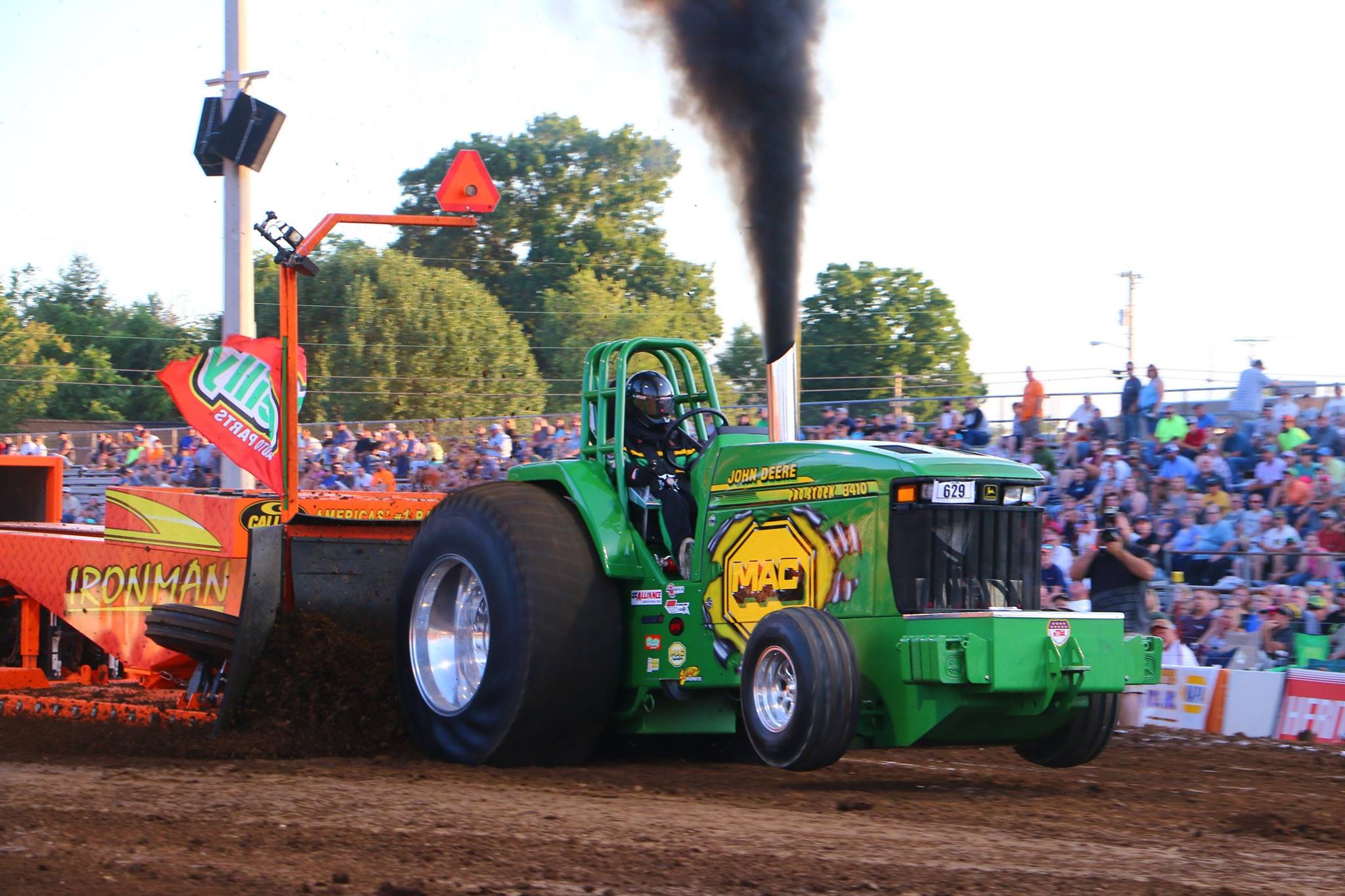 John Deere 8410 | Tractor Data and Specs