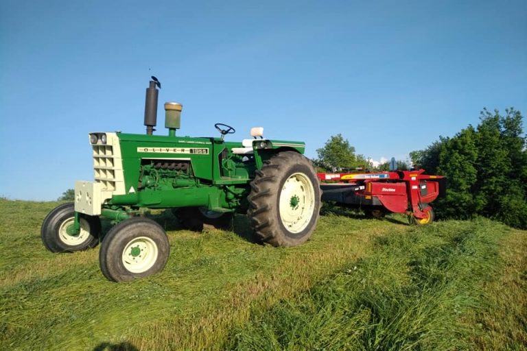 Oliver 1955 | Tractor Data and Specs