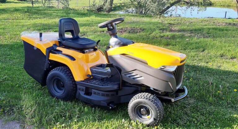 Stiga Estate 384 | Tractor Data and Specs