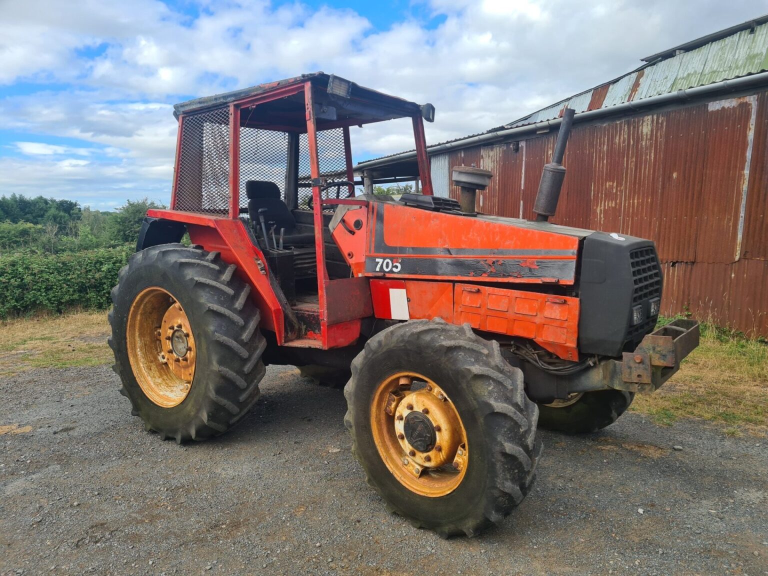 Valmet 705 | Tractor Data and Specs
