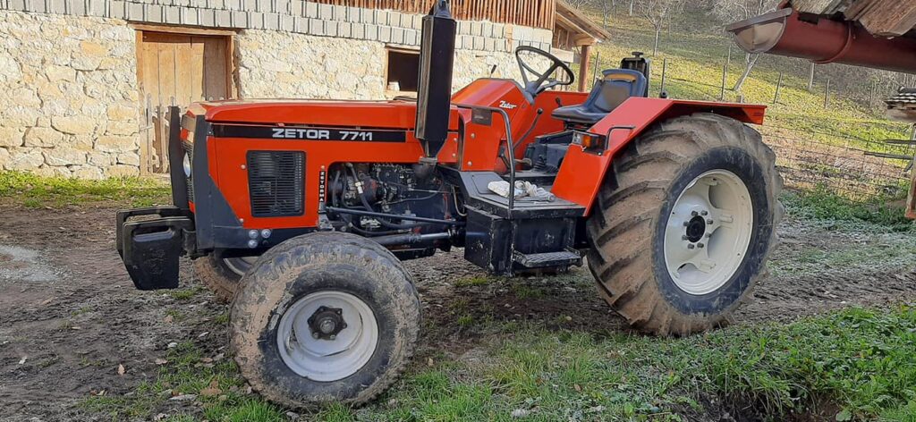 Zetor 7711 | Tractor Data and Specs