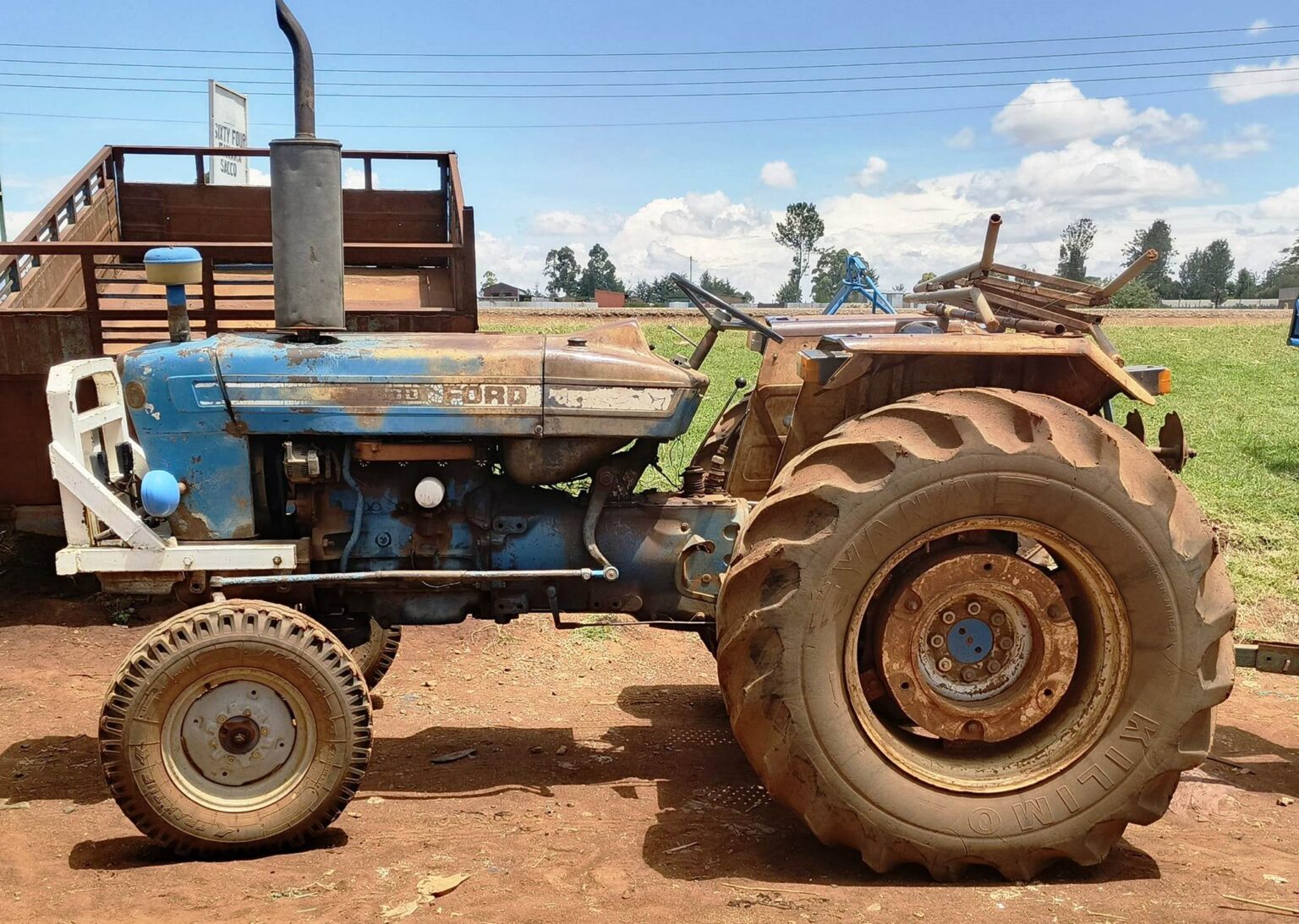 Ford 5600 | Tractor Data and Specs