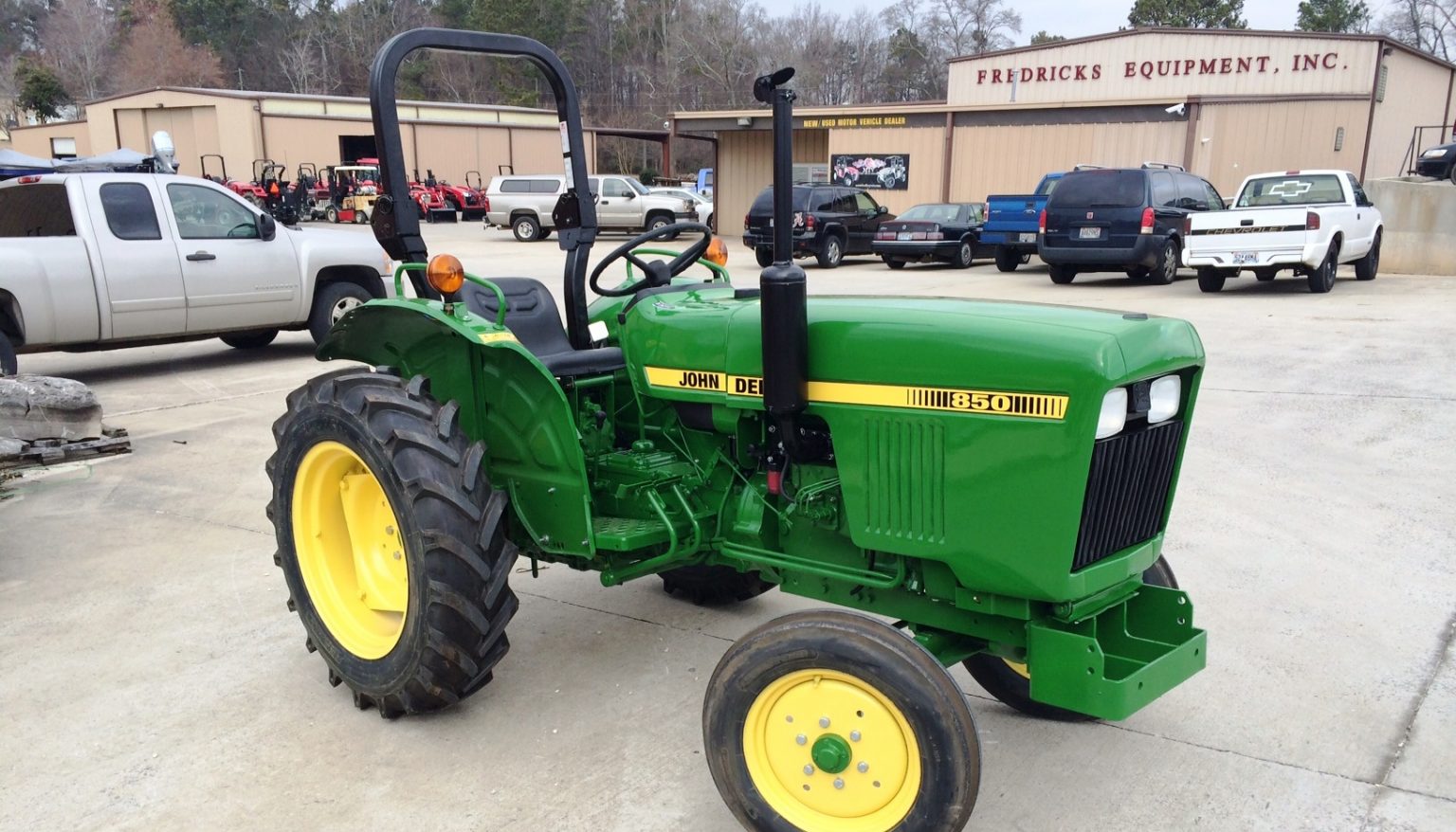 John deere 850 | Tractor Data and Specs